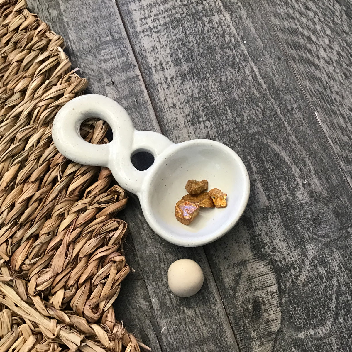 Stoneware Scoop – Bench Home