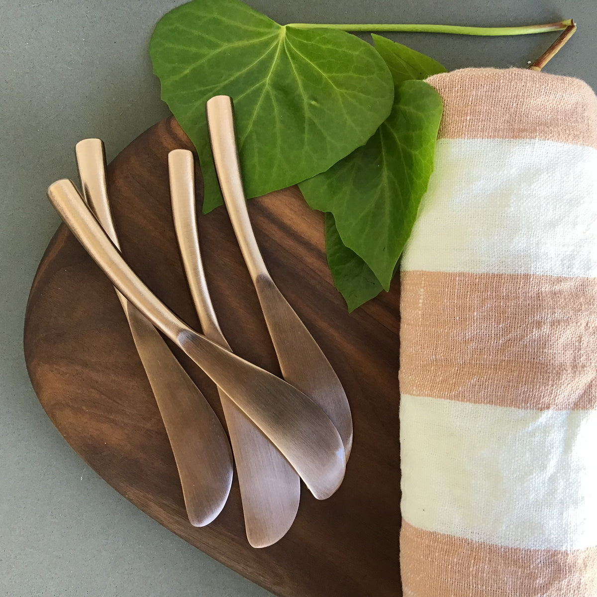 Rosé Streamlined Spreaders – Bench Home